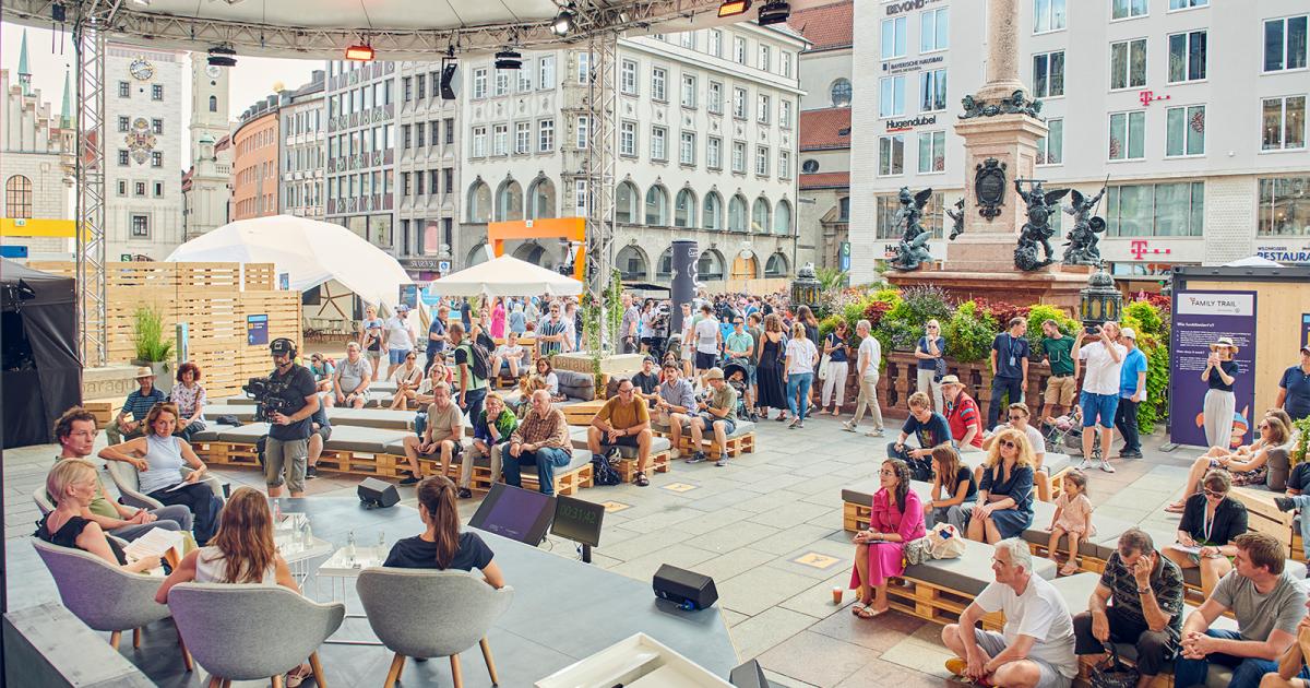 IAA 2025: Talk von FOCUS MOBILITY auf Münchner Marienplatz